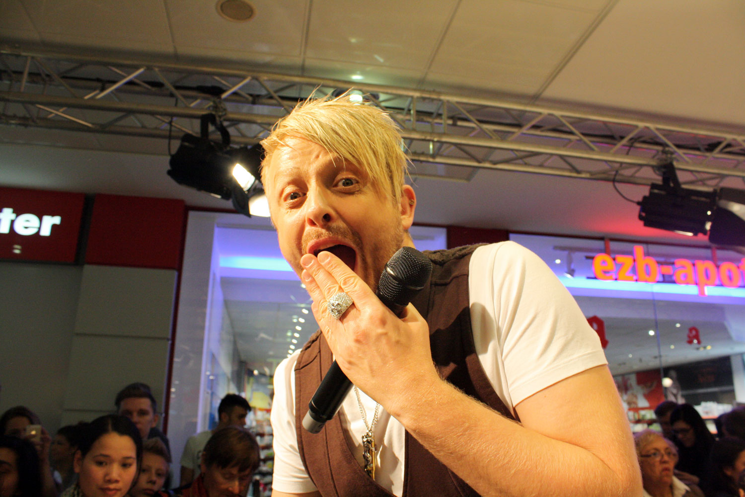 Billstedt Center SHOPPING STAR mit Ross Antony - Fashion Time ...