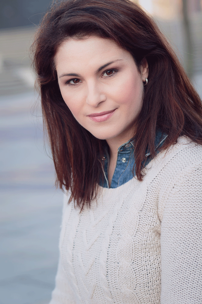 Claudia F. - Fashion Time International GmbH
